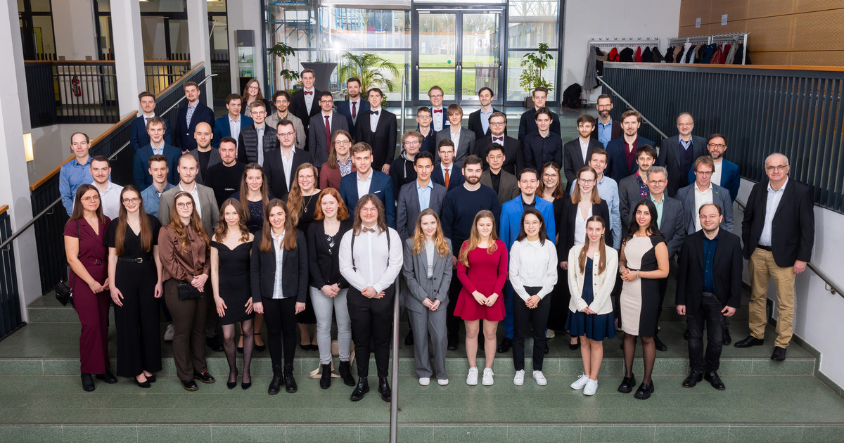 Graduation Ceremony for the Year 2023 - Physik - TU Dortmund
